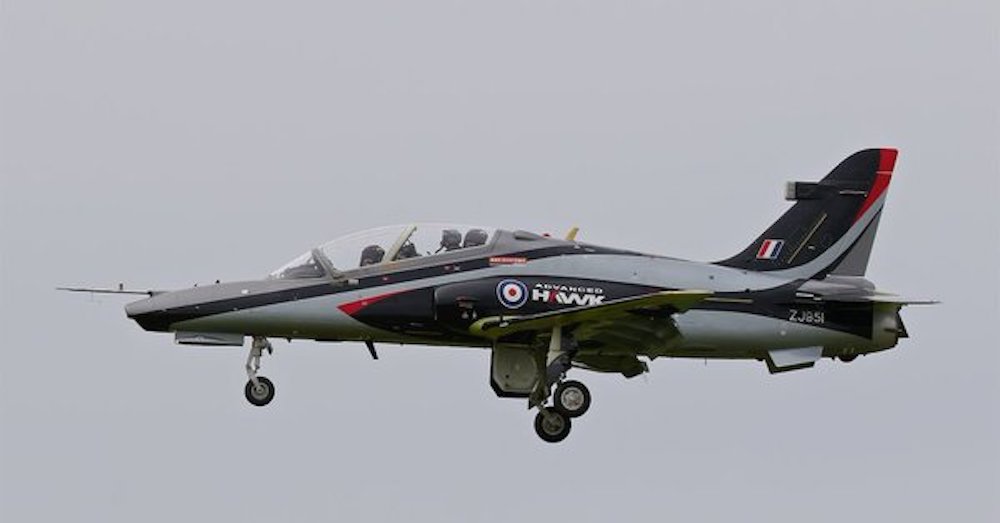 Der Advanced Hawk-Demonstrator fliegt - Aerobuzz.de