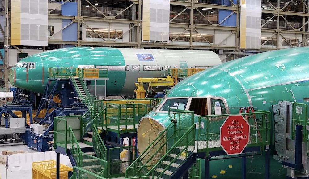 Die ersten beiden Boeing 777X-Prototypen in der Endmontage - Aerobuzz.de