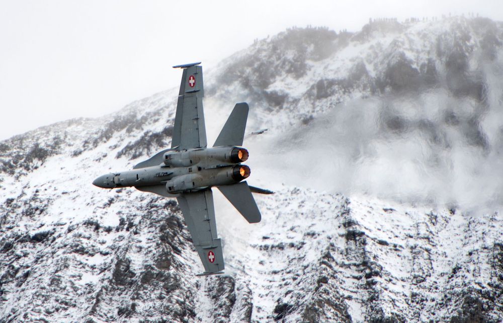 Schweizer F/A-18 verschießen AMRAAM in Schweden - Aerobuzz.de