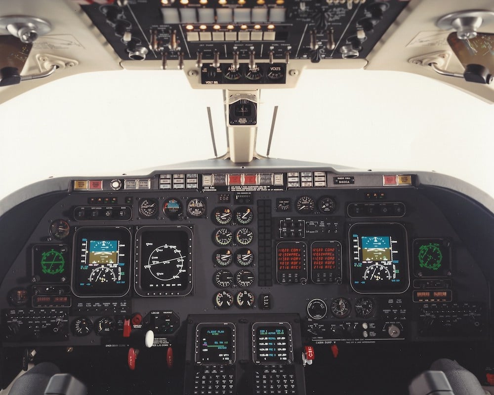 Der erste T-1A-Jettrainer mit Pro Line 21-Cockpit ist geflogen ...