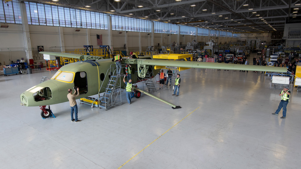 Cessna hat bei der ersten SkyCourier die Tragflächen montiert - Aerobuzz.de