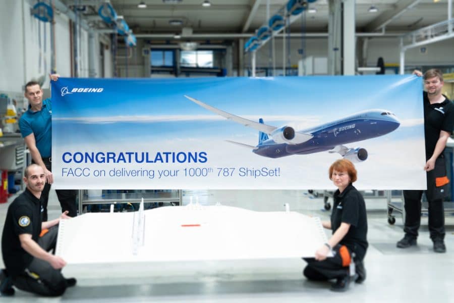 FACC hat das 1.000 Spoiler-Set für die 787 an Boeing geliefert ...