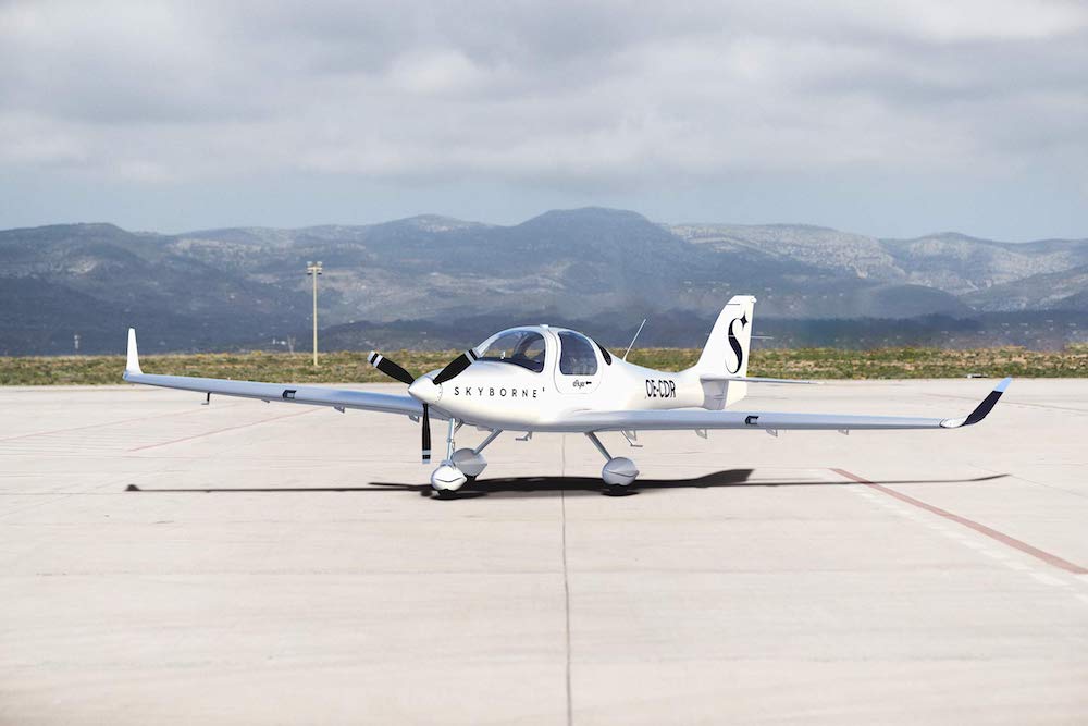 Die Flugschule Skyborne bestellt zehn eFlyer-Elektroflugzeuge - Aerobuzz.de