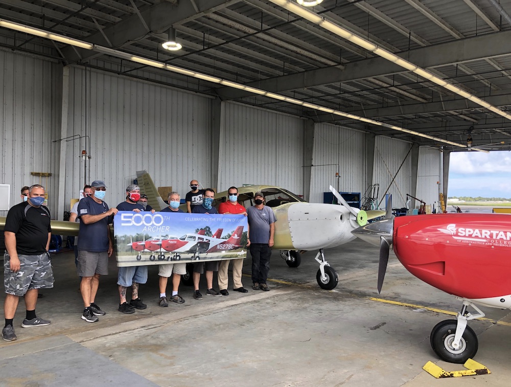 Die 5.000. Piper PA-28 Archer ist in Vero Beach geflogen - Aerobuzz.de
