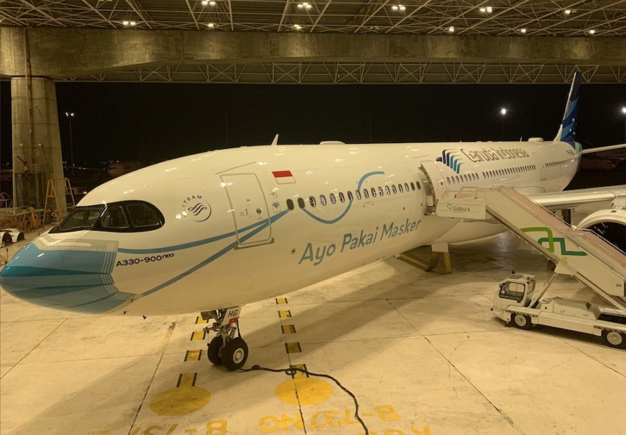Garuda Indonesia lässt eine A330neo mit Maske fliegen - Aerobuzz.de