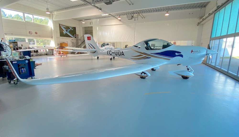 Aquila präsentiert seinen Viersitzer A414 auf der AERO - Aerobuzz.de