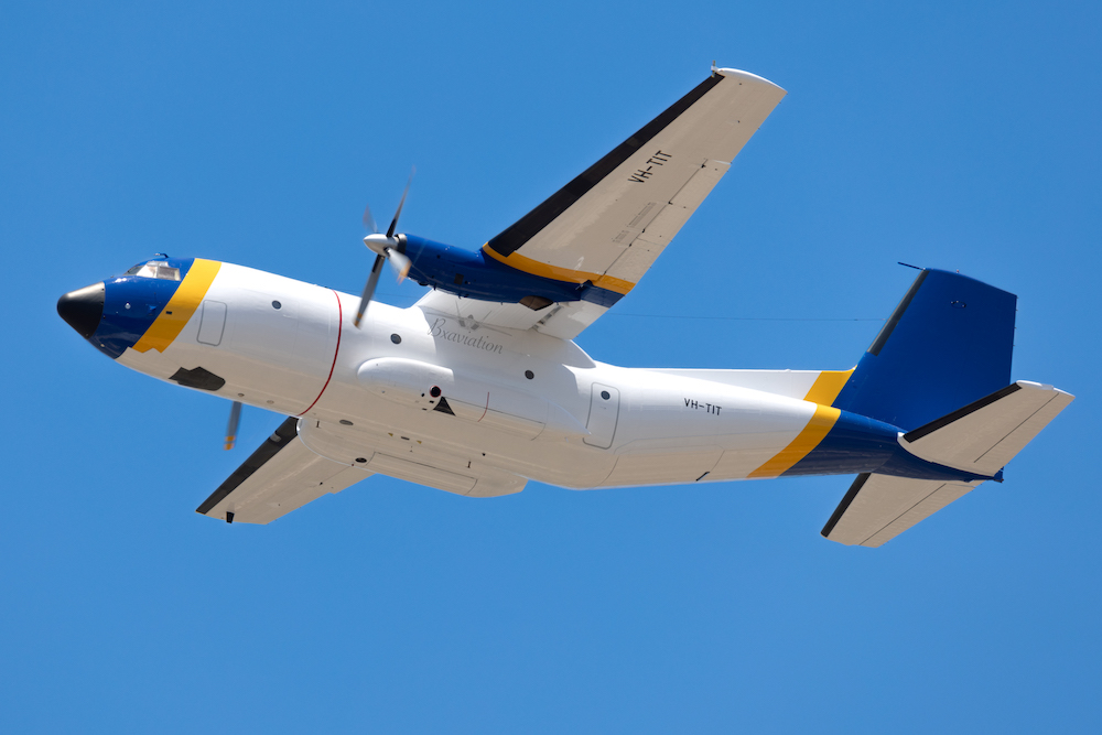 Die erste C-160 Transall fliegt in neuer Lackierung und mit neuer ...