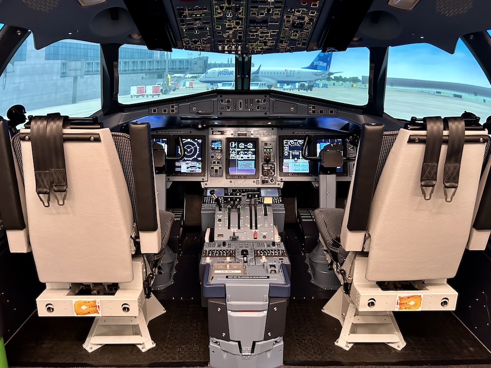 FAA-Zulassung für ATR 72-600-Simulator von AXIS Flight Simulation ...