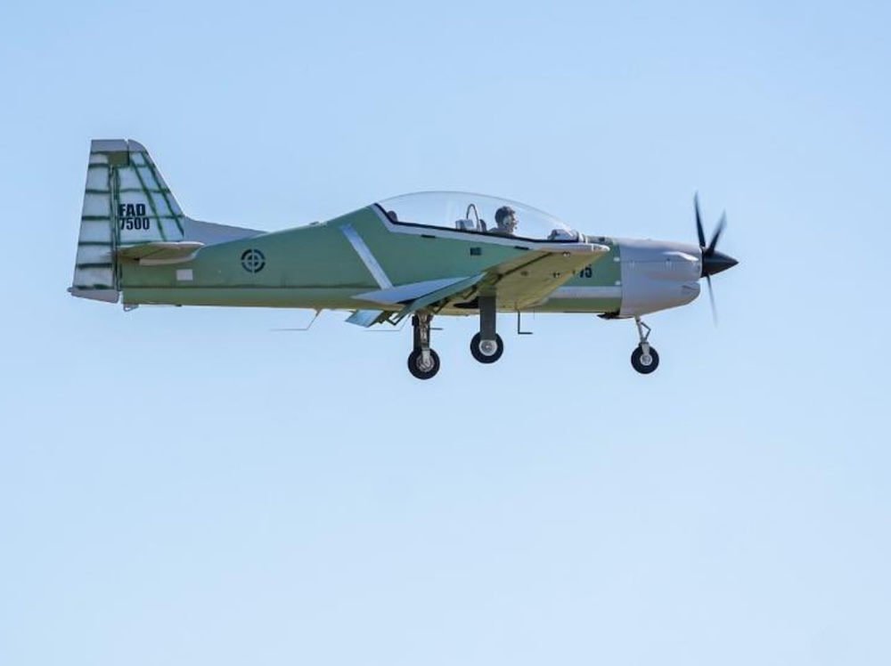 Erste TP-75 Dulus an die FARD übergeben - Aerobuzz.de