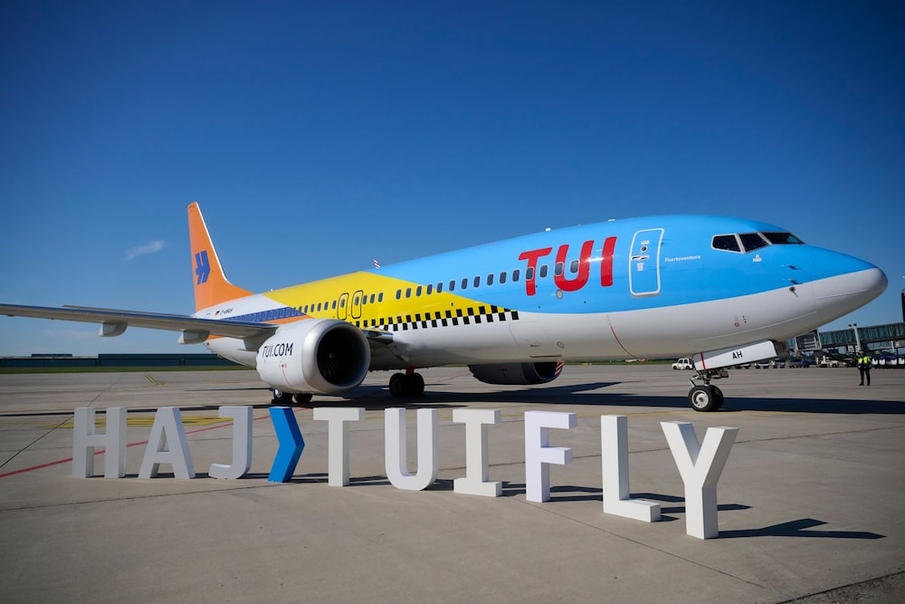 TUI fly stellt sonderlackierte 737 MAX 8 vor - Aerobuzz.de