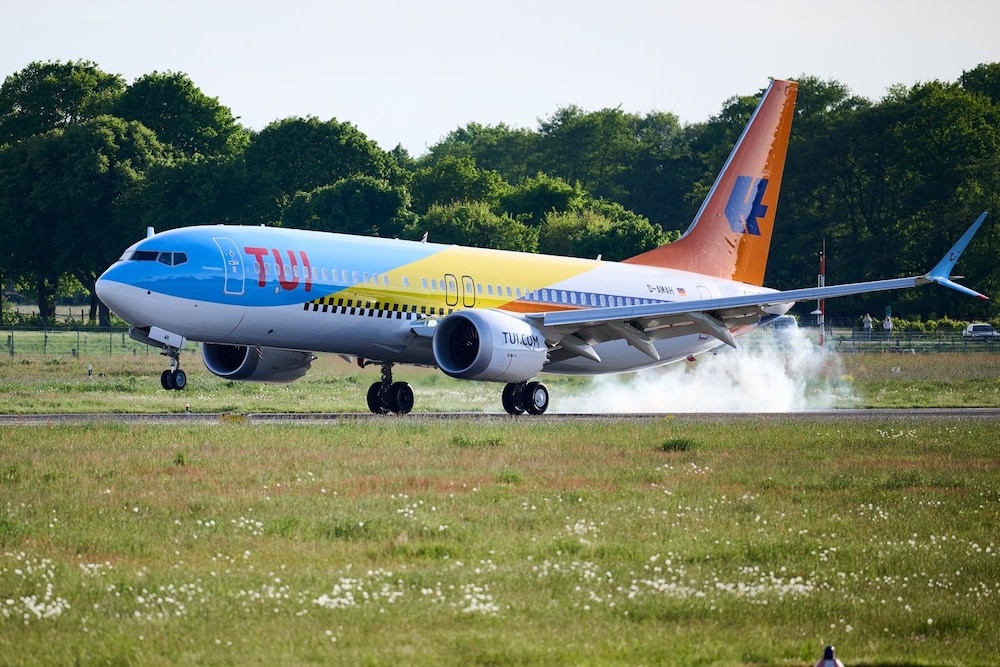 TUI fly stellt sonderlackierte 737 MAX 8 vor - Aerobuzz.de