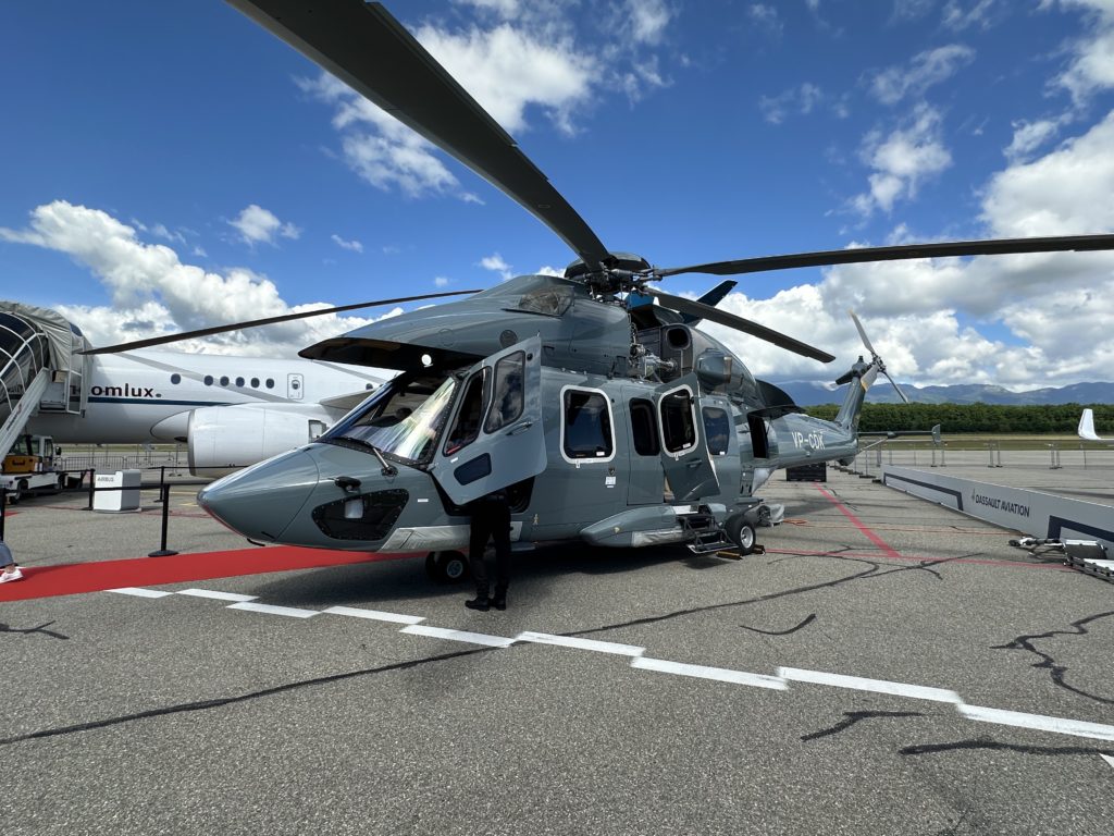 Airbus Corporate Helicopters zeigt ACH175 und ACH160 auf der EBACE ...