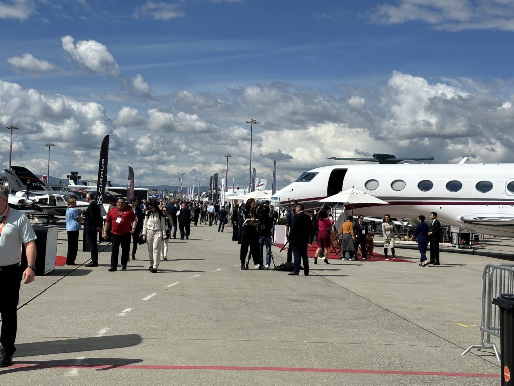 Impressionen vom ersten Tag der EBACE 2024 - Aerobuzz.de