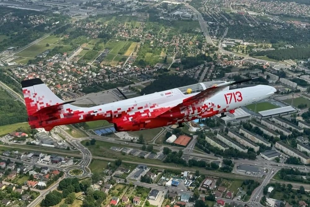 TS-11 Iskra fliegt wieder – nach 17 Jahren am Boden - Aerobuzz.de