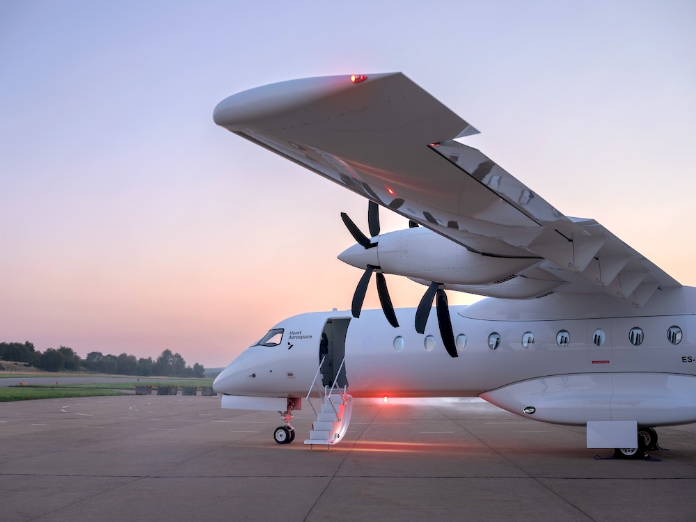 Heart Aerospace enthüllt den ersten Demonstrator für die ES-30 ...