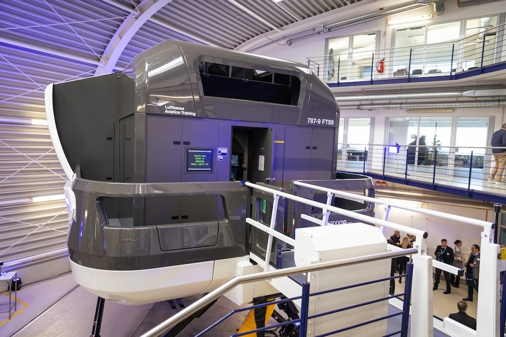 LAT nimmt in Wien einen Boeing-787-Full-Flight-Simulator in Betrieb ...