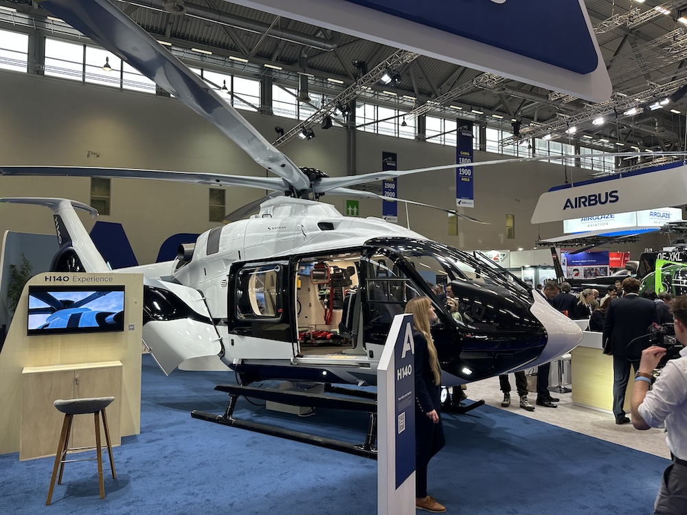 Airbus Helicopters hat den dritten H140-Prototyp in die Luft gebracht ...